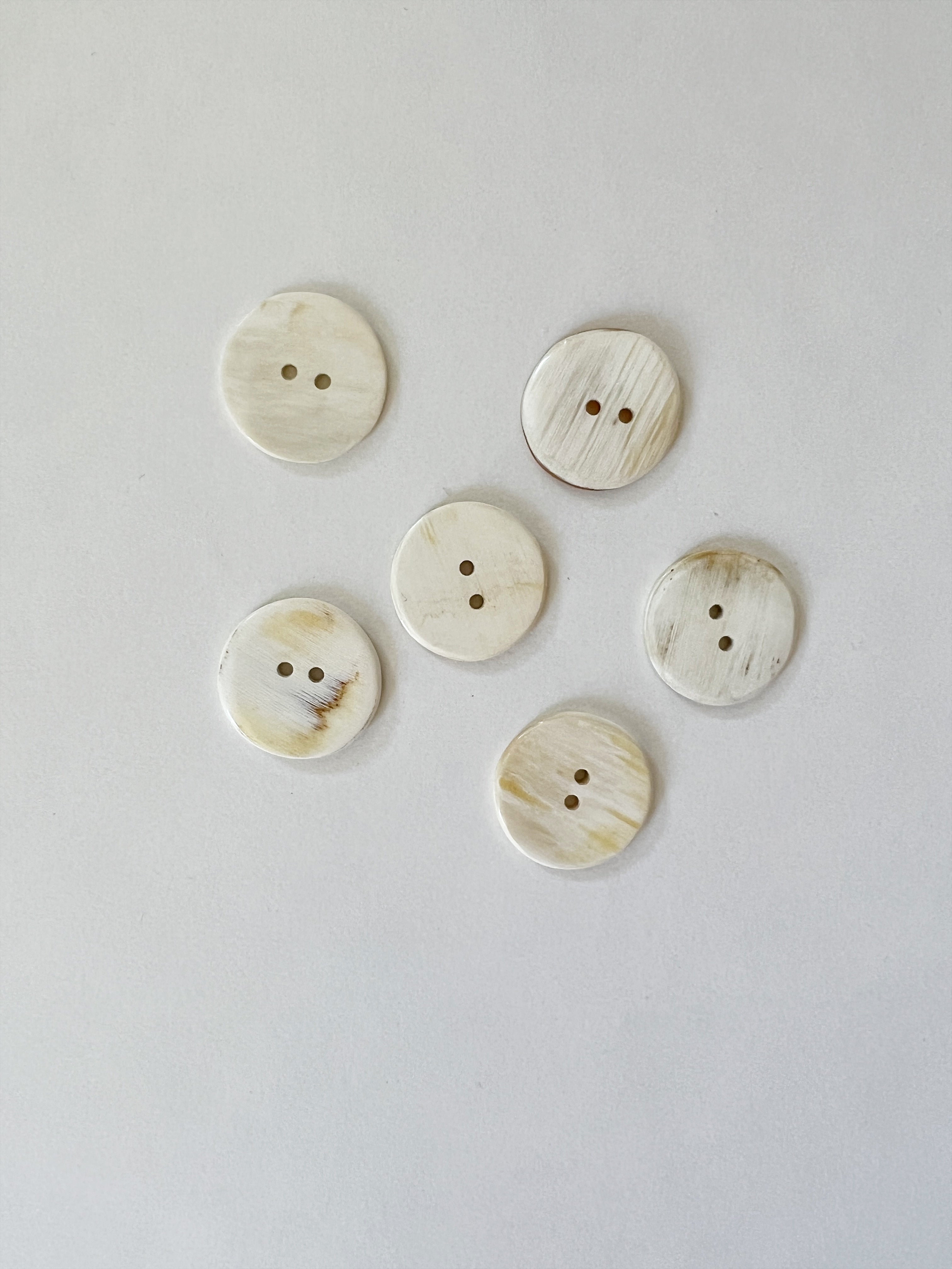 Handspun Hope Cow Horn Buttons – Knit Collage